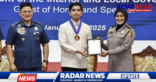 Kombes Pol Retno Prihawati Terima Penghargaan dari Kepala Kepolisian ...